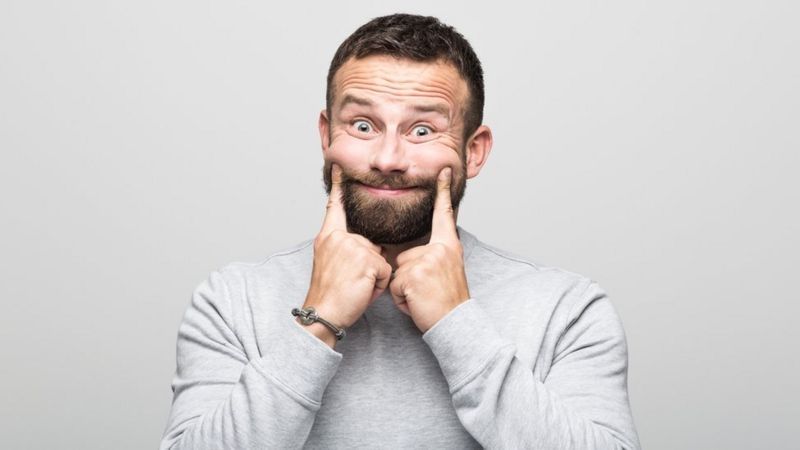Redes sociales y felicidad falsa: el precio de aparentar siempre estar bien