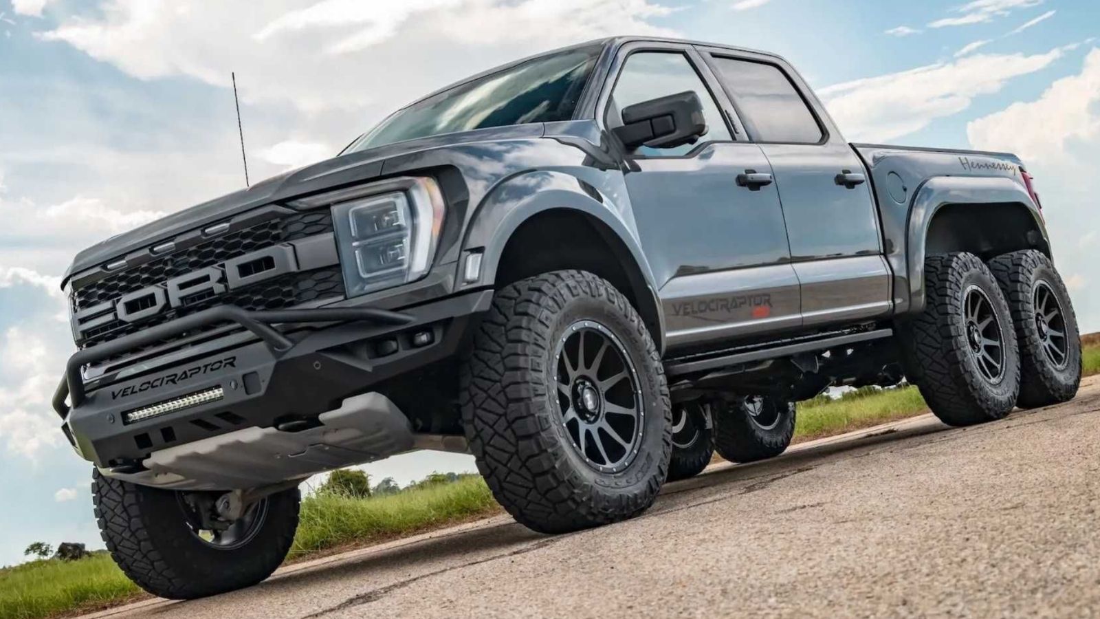 Una bestia off-road: Así sería la Ford F-150 Raptor R 6x6 2023