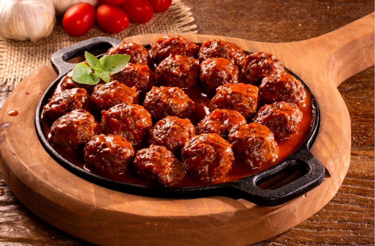 Albóndigas de ternera con salsa de tomate, una receta en pocos pasos