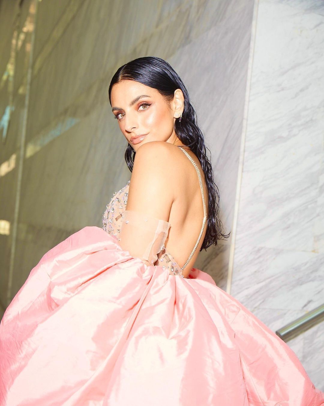 Aislinn Derbez dio un contundente mensaje contra las personas que le ...