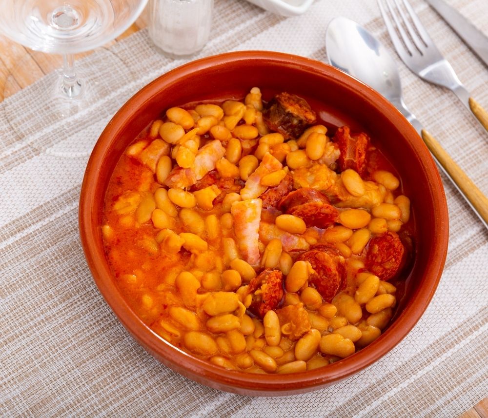 Receta de porotos con chorizo: el clásico guiso argentino paso a paso