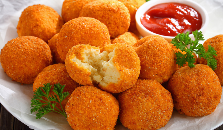 Receta fácil de bombas de papa: ¡deliciosas y crujientes!