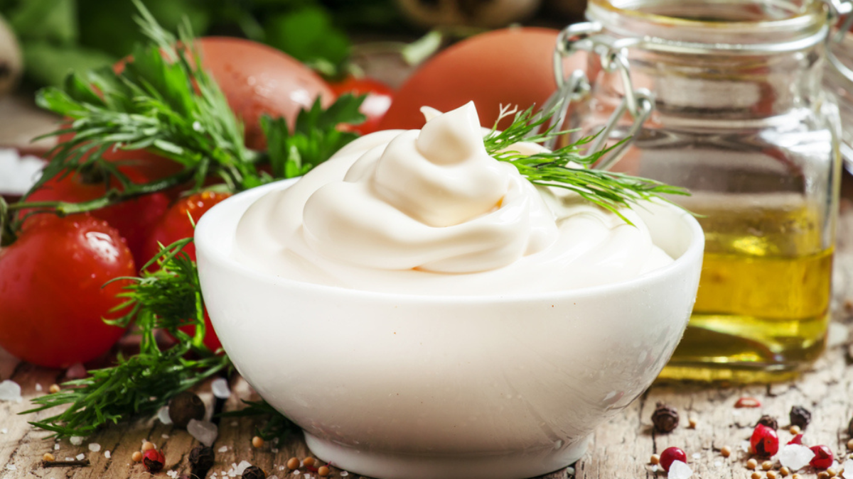 Receta de mayonesa casera para darle más sabor a tus comidas