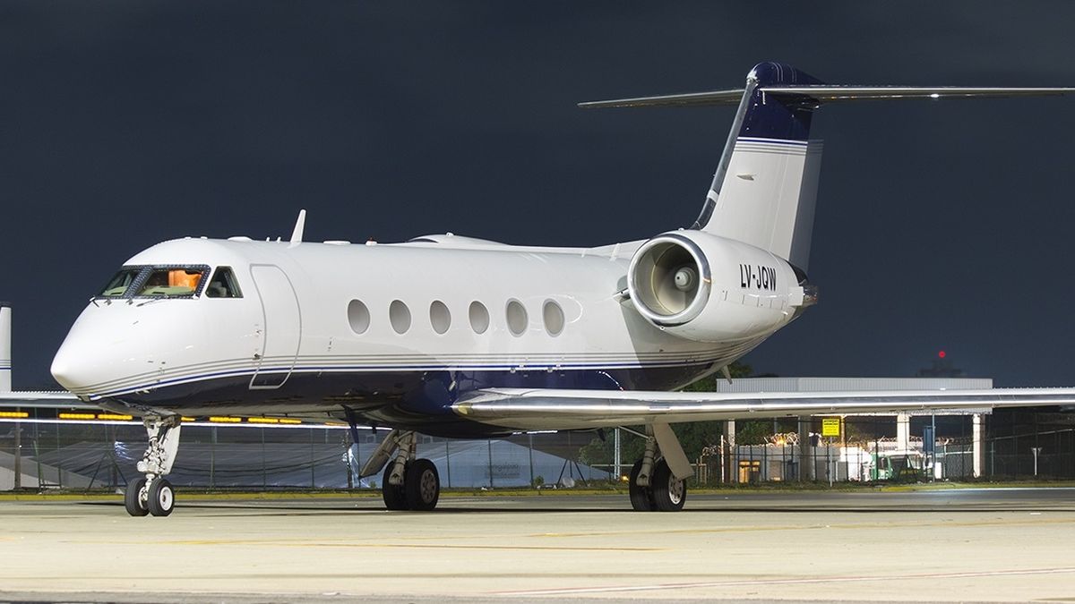 Javier Milei y su equipo viajan en avión privado: cuánto cuesta el ...