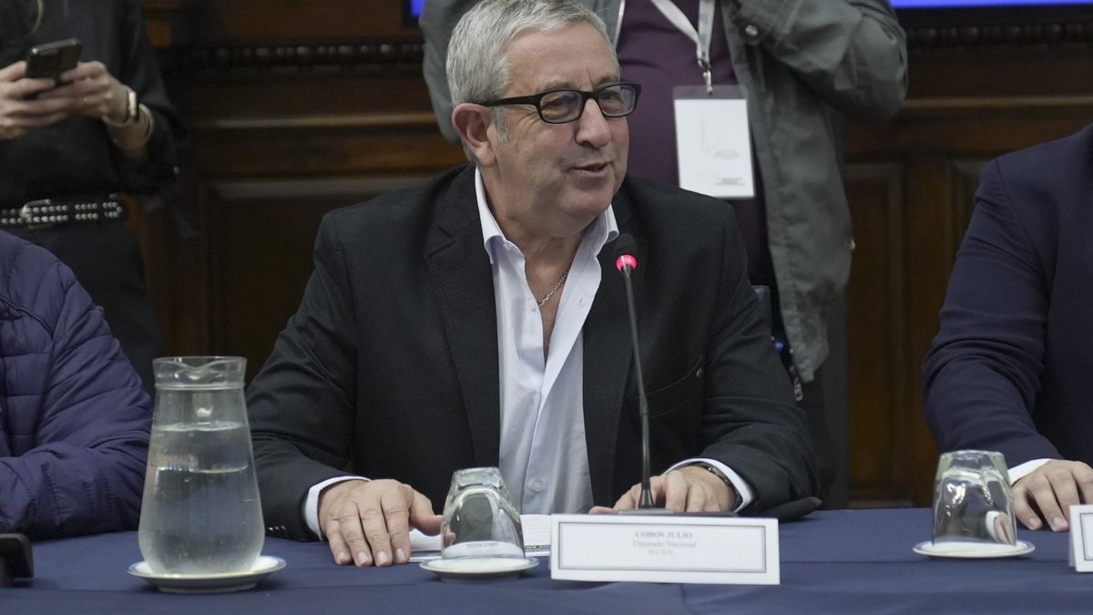 Julio Cobos palpita las sesiones extraordinarias y cuestiona la ...