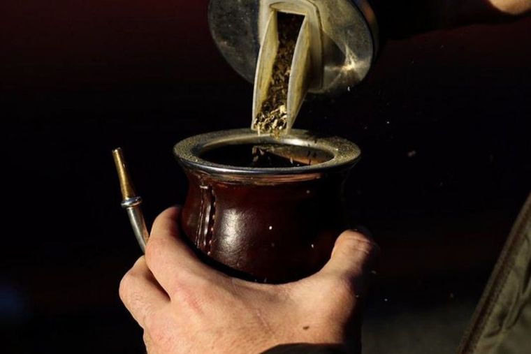 Así hay que hacer un mate para que dure más su sabor