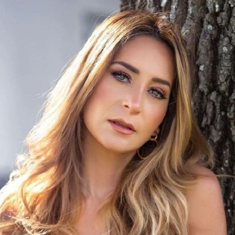 Geraldine Bazán paraliza las plataformas con un sofisticado traje de baño