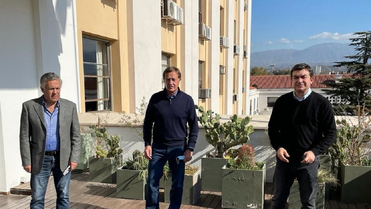 Alfredo Cornejo pica en punta y De Marchi lo escolta en una encuesta ...