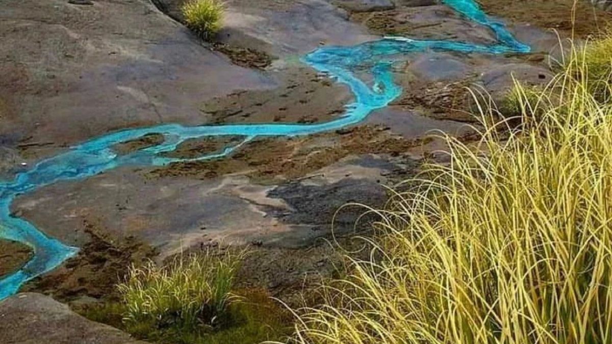 El extraño río turquesa que se esconde en uno de los paisajes más ...