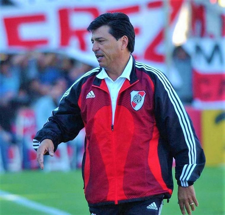 River Plate y Passarella cumplen años el mismo día