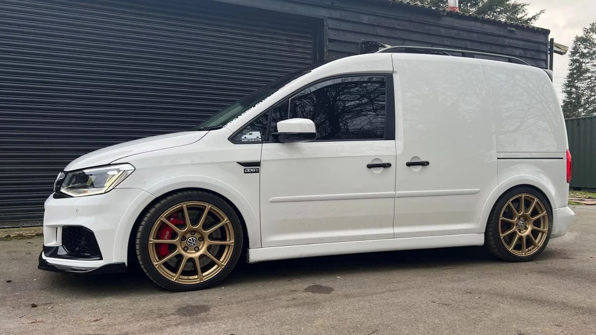 Convirtieron este Volkswagen Caddy en un Audi RS de 736 hp