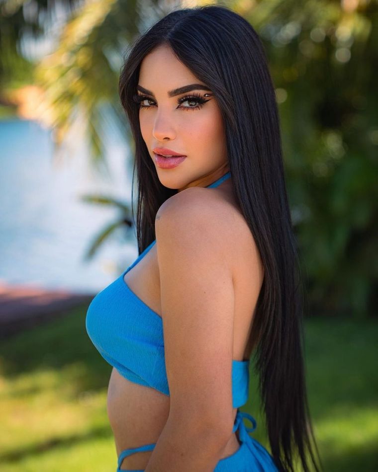 Kimberly Loaiza muestra sus encantos y se lleva todas las miradas