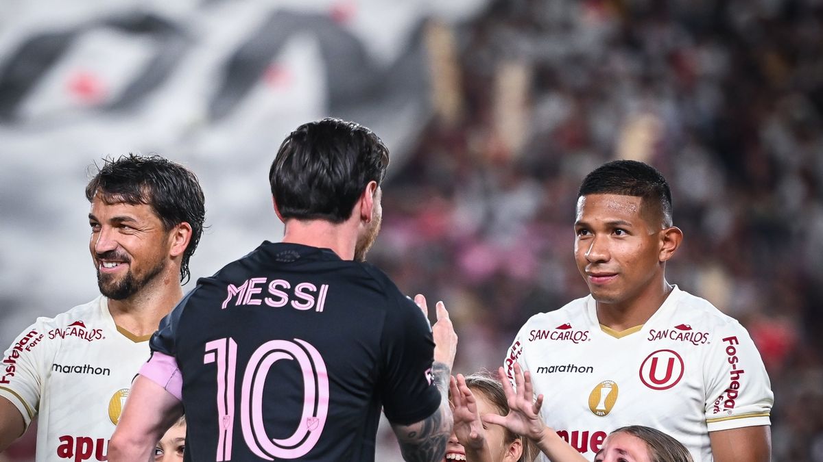 La embelesada reacción de unos niños ante el saludo de Messi en el ...