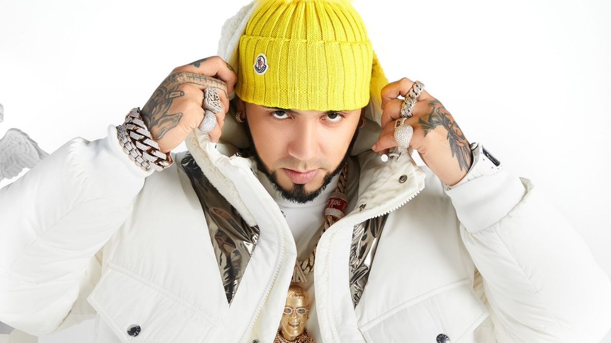 Escándalo, la novia de Anuel AA le constestó a Karol G