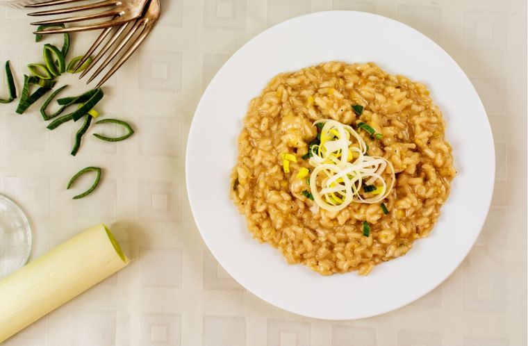Una cena llena de sabor: disfruta un delicioso risotto de puerros