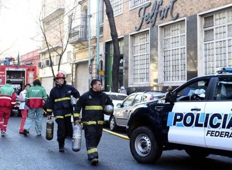 Video: se incendió la fábrica de chocolates Felfort