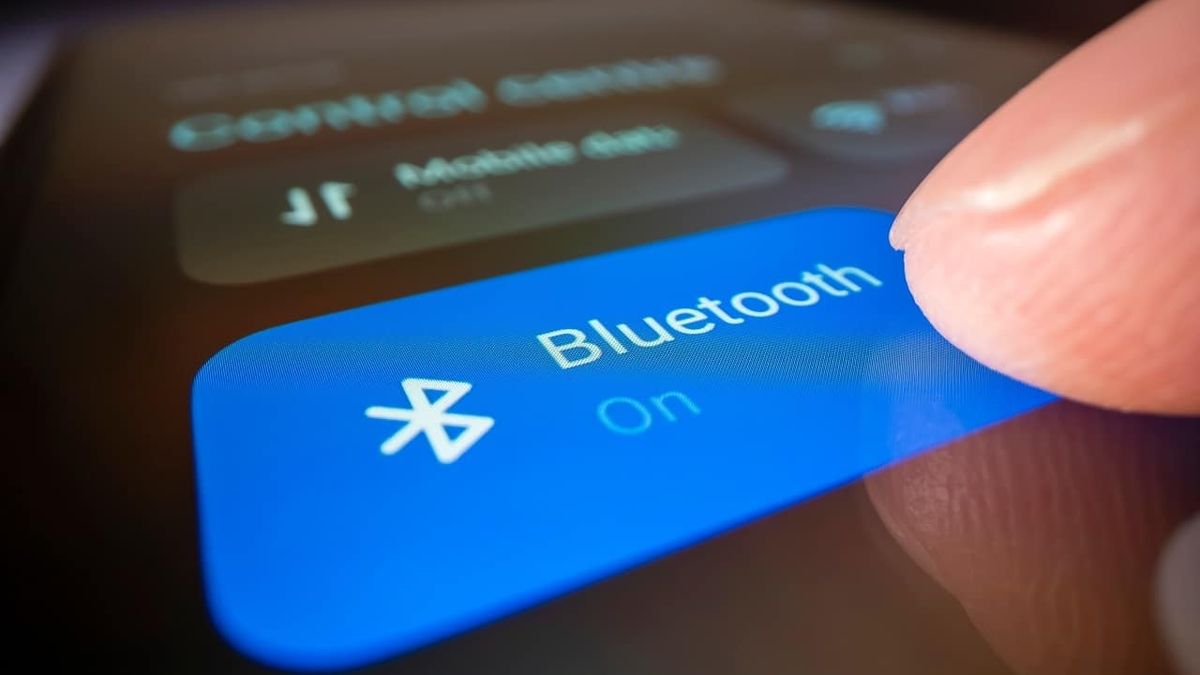 Estos son los riesgos de dejar el Bluetooth activado en el celular