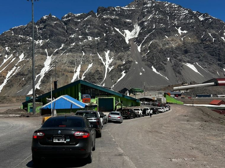 Paso a Chile: Debemos unificar trámites para evitar colapso