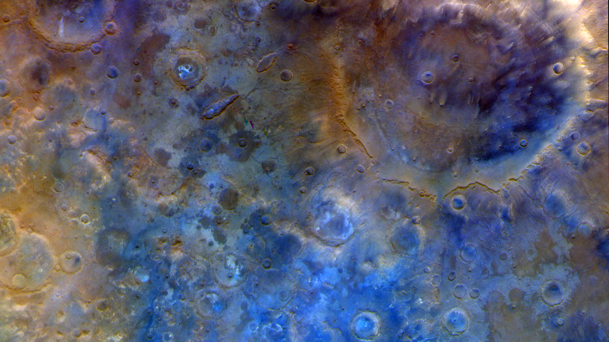 La NASA captó una imagen inédita de Marte con un color muy raro