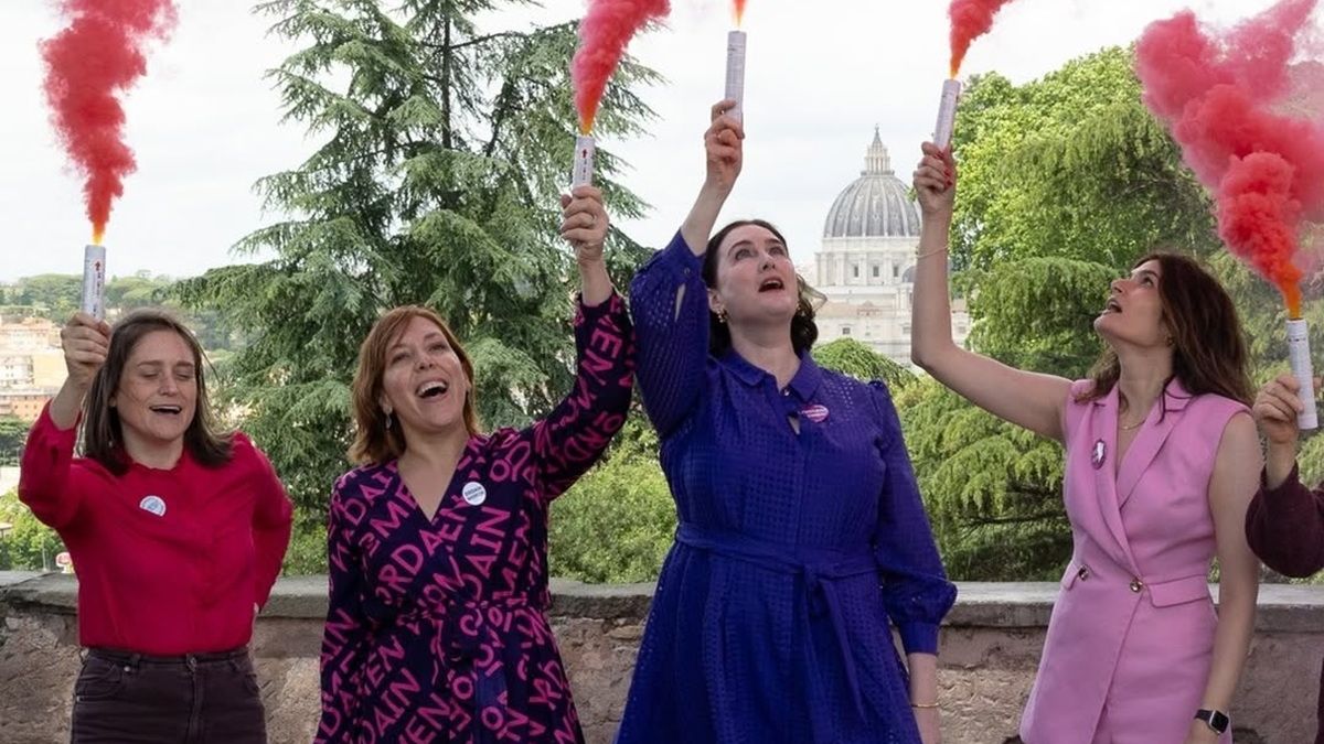 Fumata rosa: la protesta feminista ante la falta de participación de ...