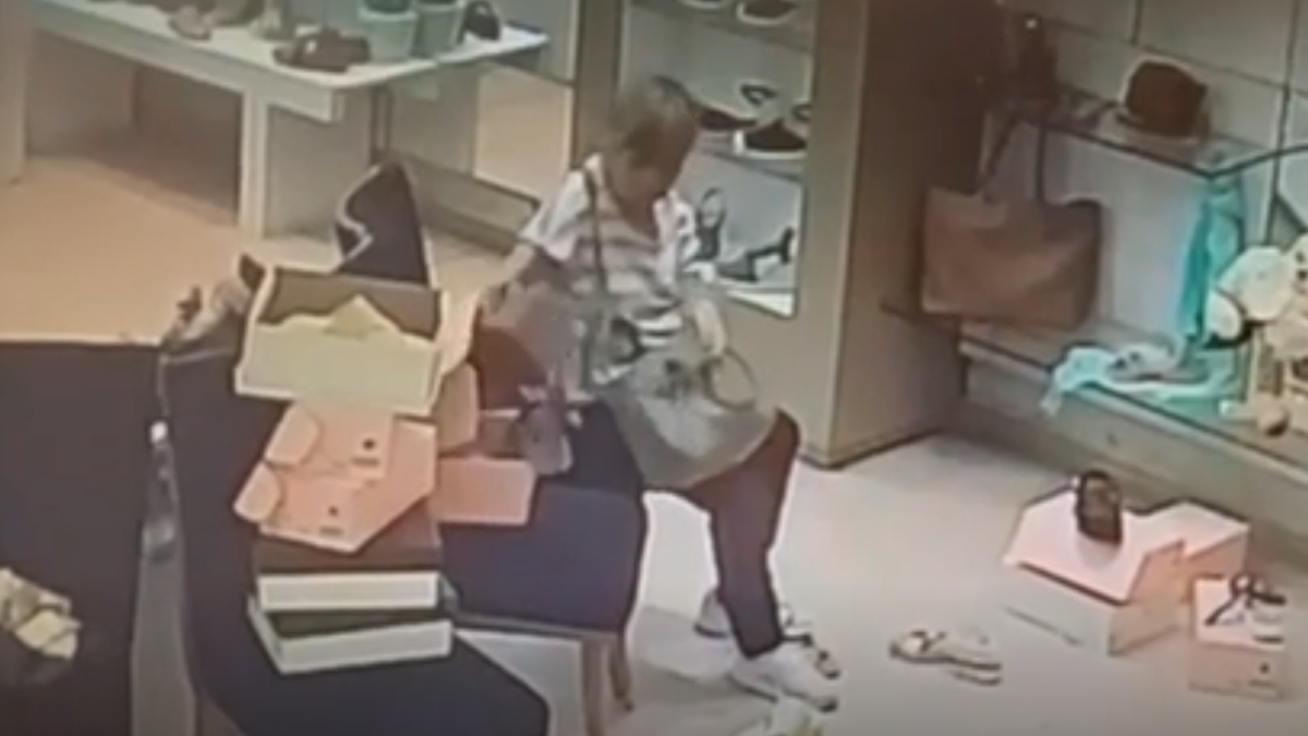 Video: una mechera fue captada robando en una reconocida zapatería de ...