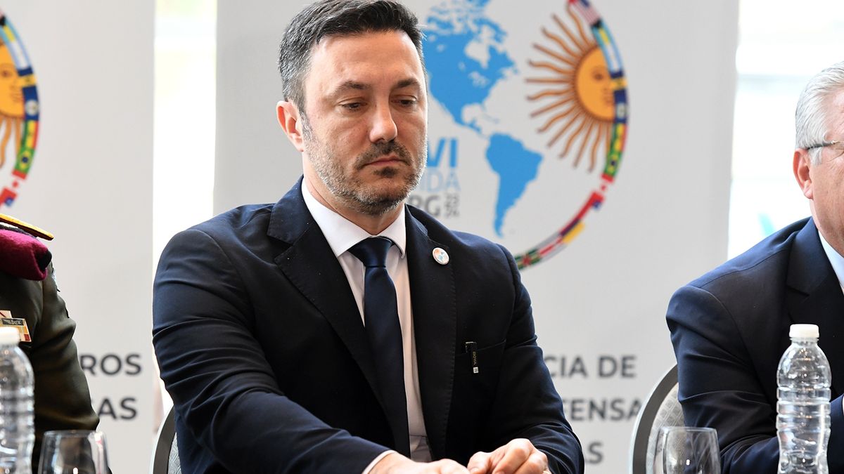 Luis Petri, categórico sobre su decisión de echar a Fernando Mengo ...