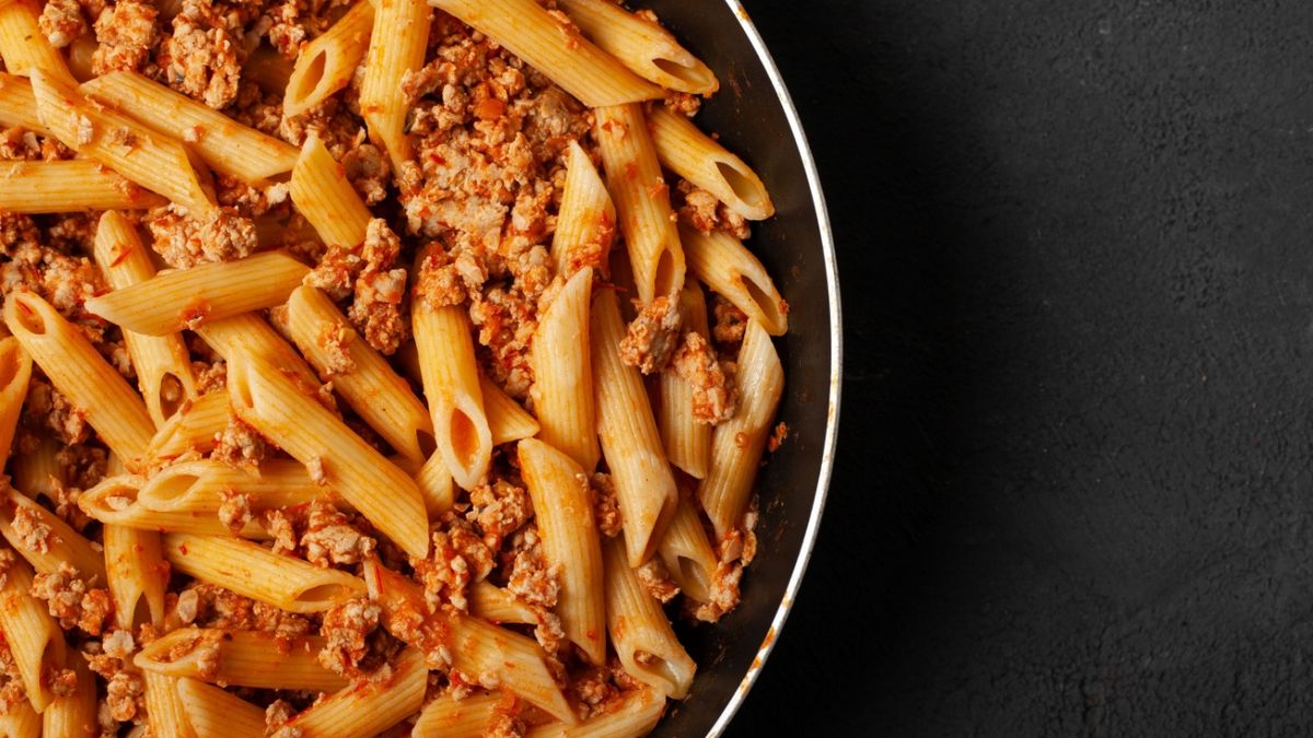 Así se preparan los mejores macarrones con boloñesa en pocos minutos