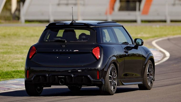 Nuevo MINI John Cooper Works 2025 en Argentina: precio, motor y ...