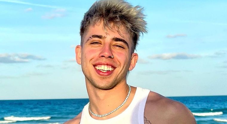 El insólito momento que vivió Luck Ra con un fan luego de chocar con su ...