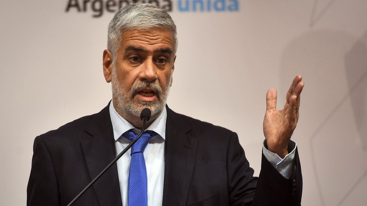 Dólares a cambio de congelamiento: la oferta de Feletti a alimenticias