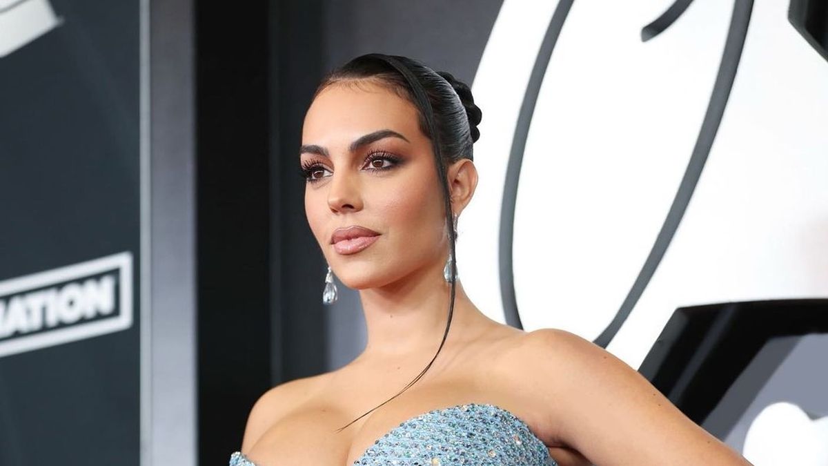 Georgina Rodriguez impresiona con una camiseta corta y shorts que ...