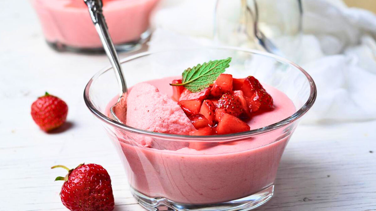 Receta rápida de helado de fresa: postre ideal para el verano