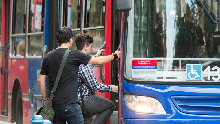 Inminente definición clave para los pasajeros durante el paro del ...