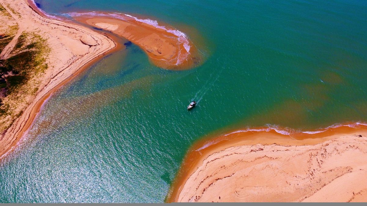 Agua color esmeralda: la playa exclusiva a la que solo se llega en lancha