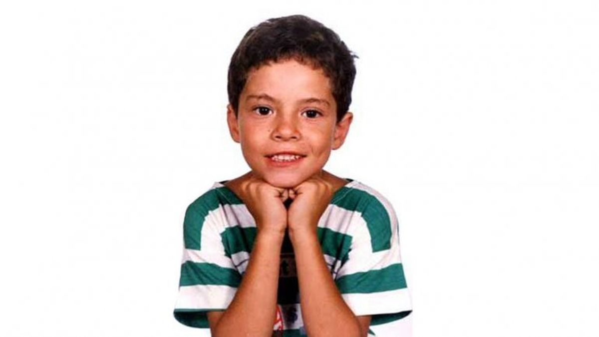 ¿Quién es este niñito que hoy es un popular cantante?