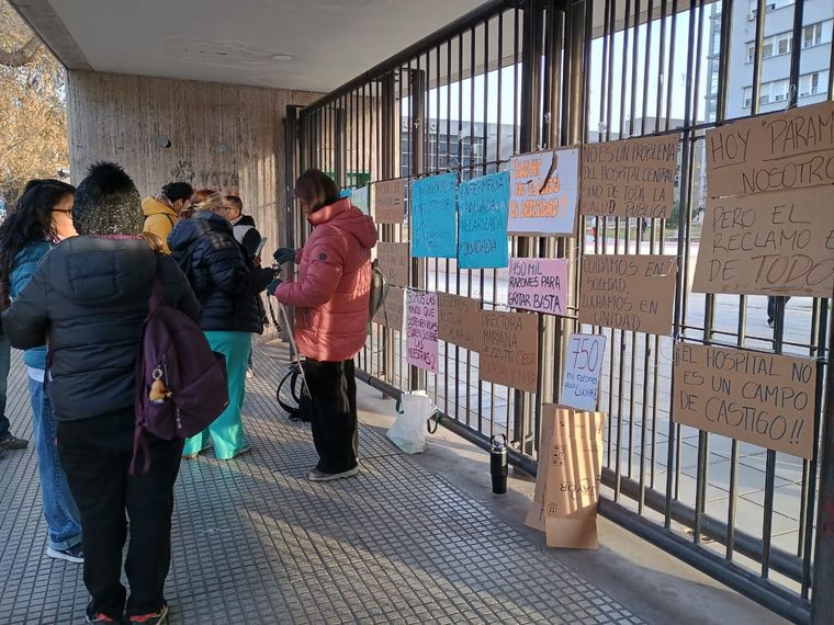 Paro en salud por reclamos salariales y movilización ¿qué pasa en el ...