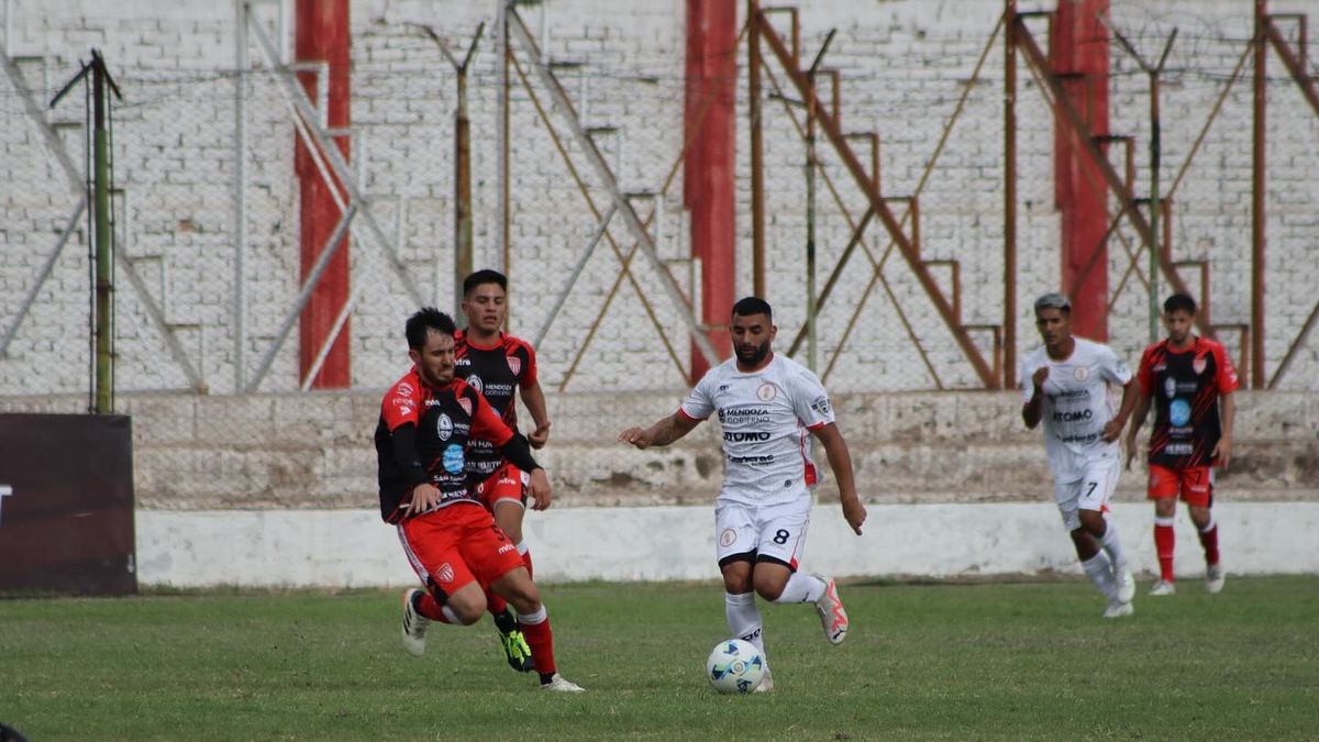 San Martín y Huracán Las Heras se enfrentan en un partido de alto voltaje