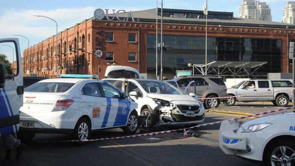 Robó, chocó, y fue detenido