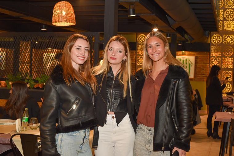 Fiesta, sociales, alegría y muchas fotos: Bodegón El Gallego tiene ...