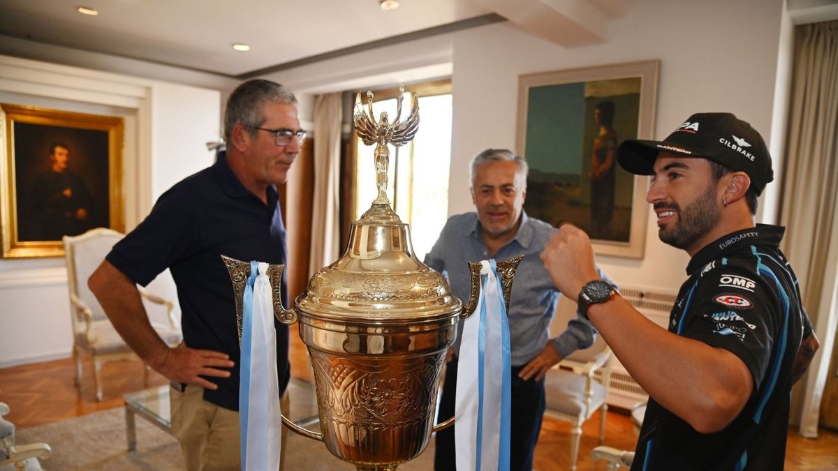 El campeón de TC Julián Santero fue recibido por Cornejo en Casa de ...