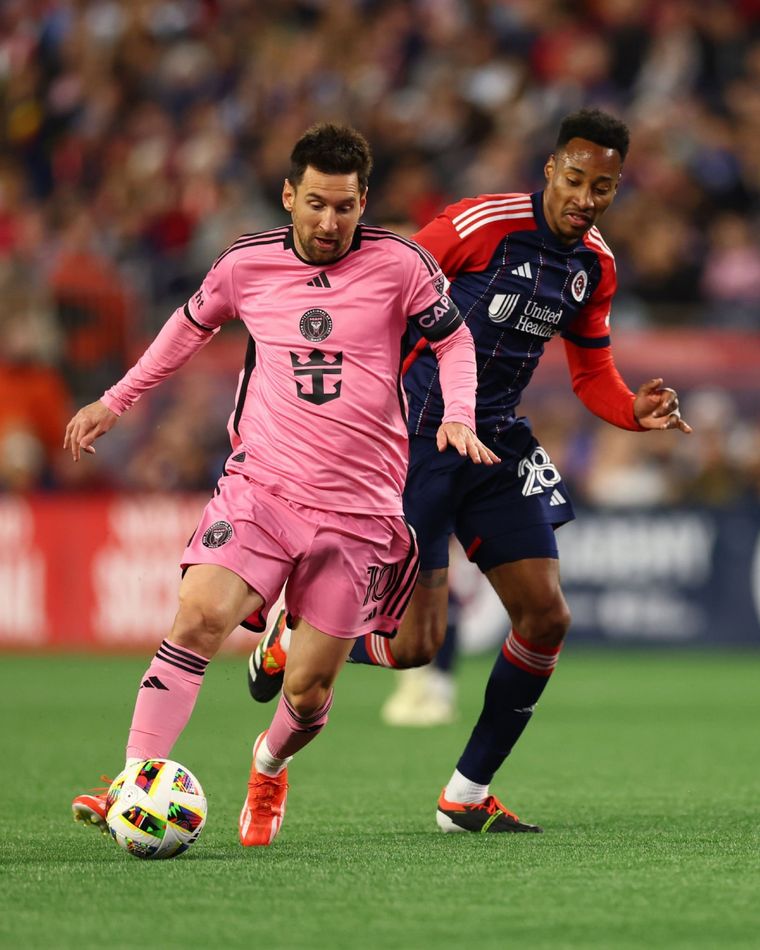 La impresionante sentencia del DT de New England tras sufrir un doblete de Lionel Messi en Inter ...