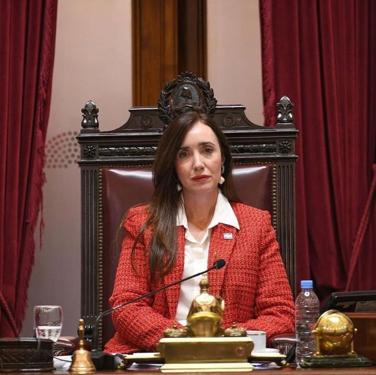 Este es el blazer clásico favorito de Victoria Villaruel y Belén Ludueña
