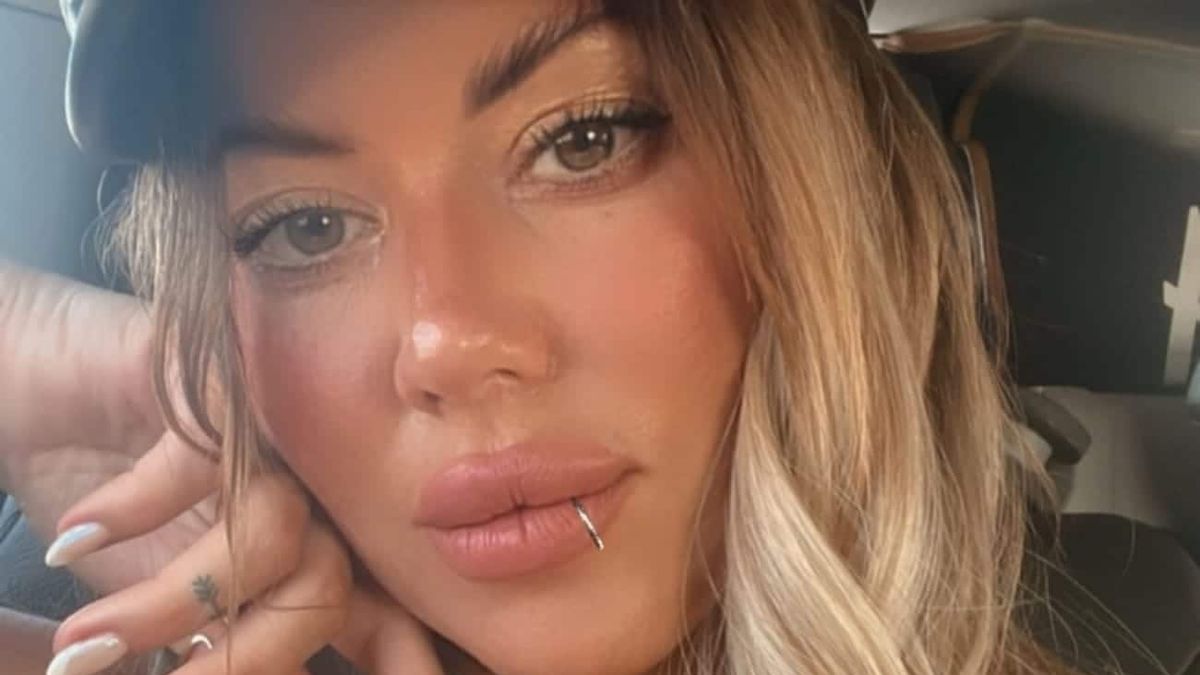 Karina Jelinek posó con un look que encendió las redes