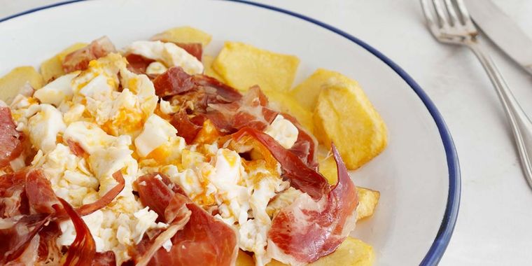 Desayuno nutritivo: prepara unas patatas con huevo y jamón ibérico ¡en ...