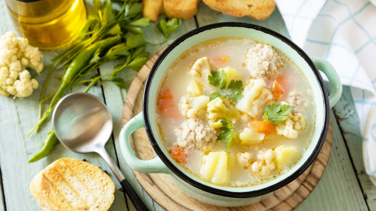 Cucharada saludable: receta de sopa de coliflor light, sin crema y ...