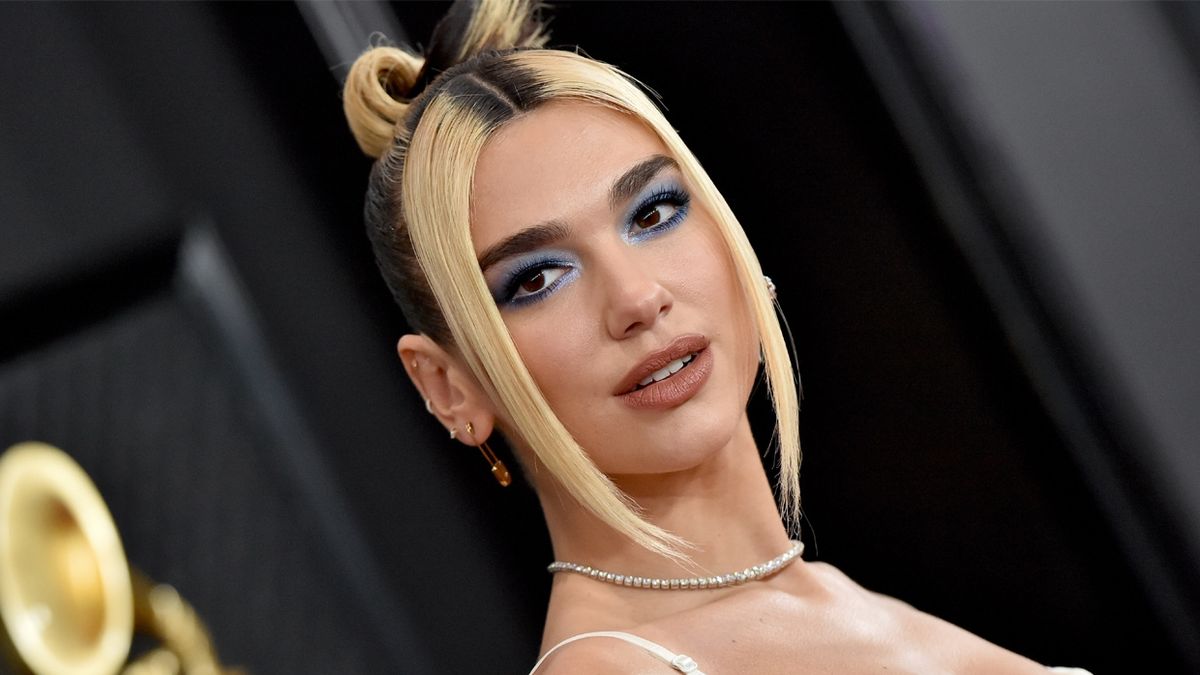 Esto es lo que hace Dua Lipa para transformar una piel grasa en un ...