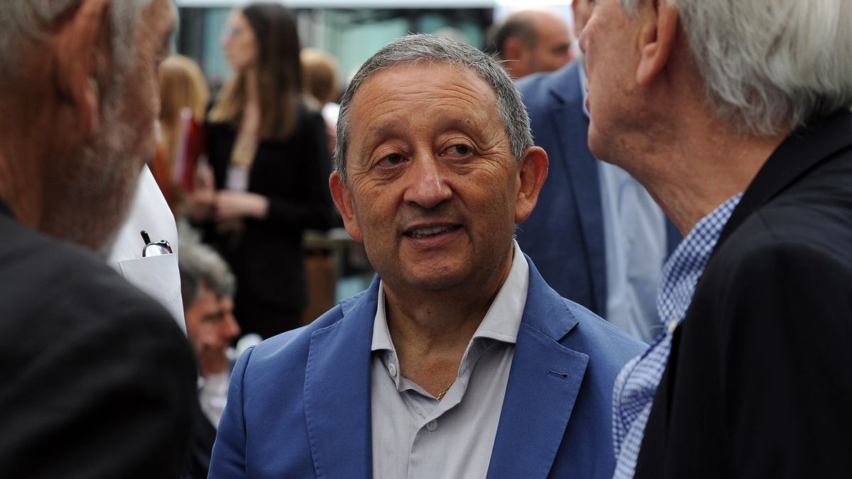 Celso Jaque se anticipa a la estrategia del PJ y unifica las elecciones con la provincia