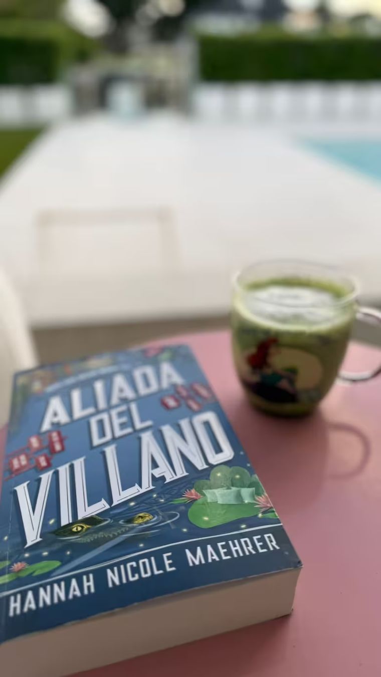 Antonela Roccuzzo posó en bikini y deslumbró con su esculpida silueta