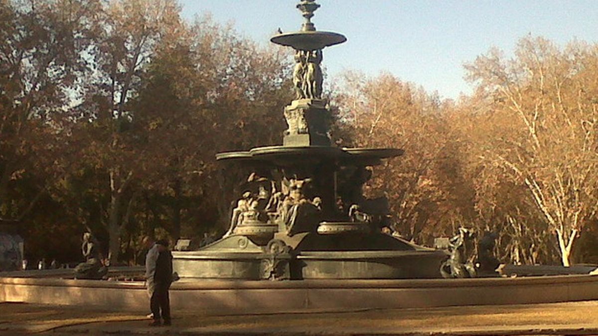 La foto que habla: mirá la fuente (seca), la atracción del Parque