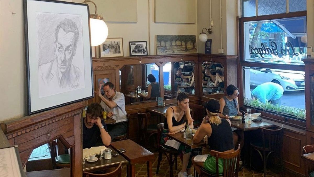 El histórico bar en pleno microcentro que se convirtió en un bodegón ...